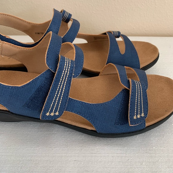 Trotters | Shoes | Trotters Katarina Navy Faux Leather Ankle Strap ...